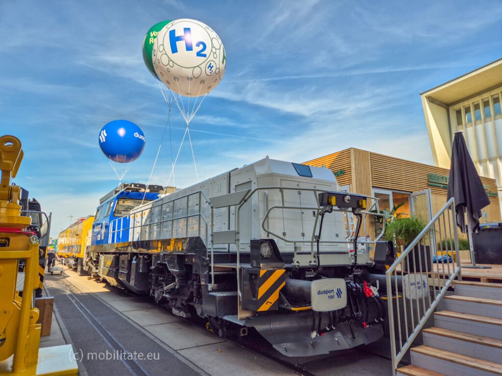 InnoTrans 2024 - CRRC - Vossloh prezintă locomotiva cu hidrogen Modula ...