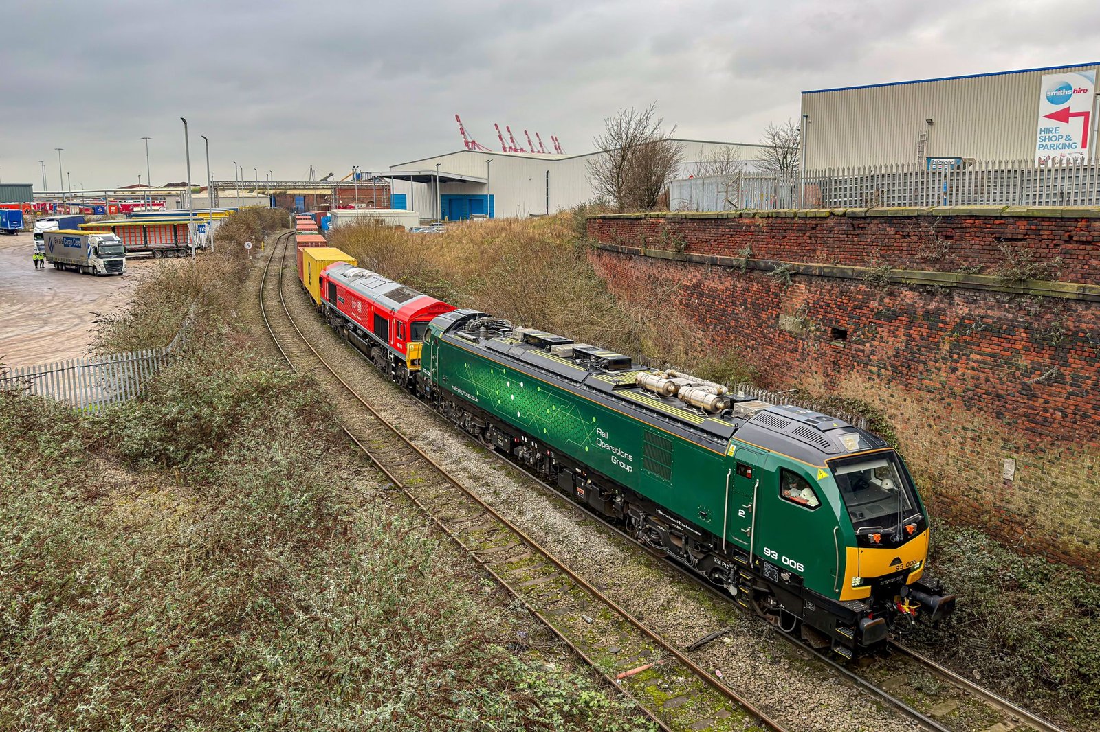 DB Cargo UK testează locomotiva tri‑mod Class 93 pe un serviciu ...