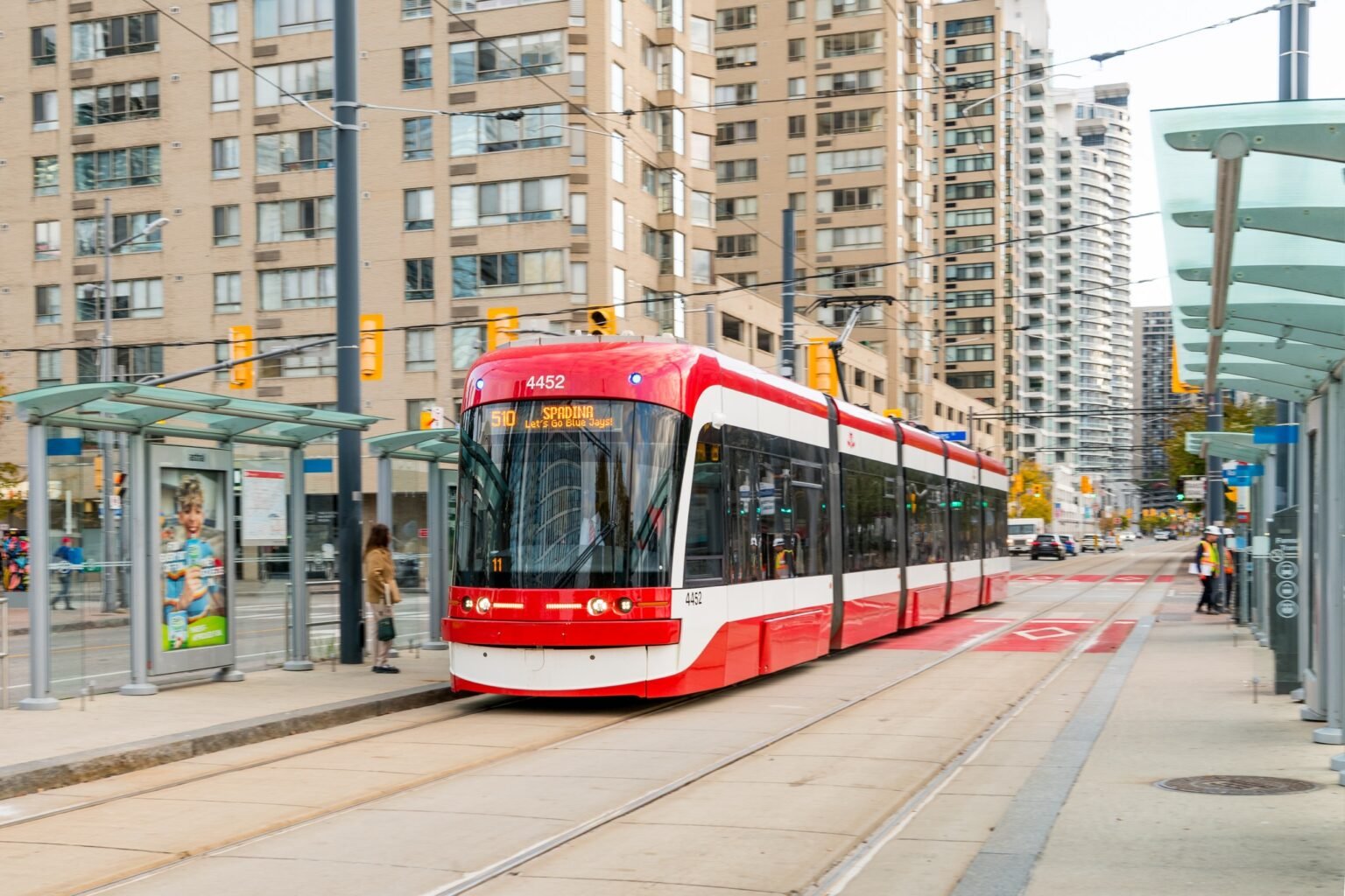 O nouă linie de metrou ușor lungă de 19 kilometri se deschide în ...